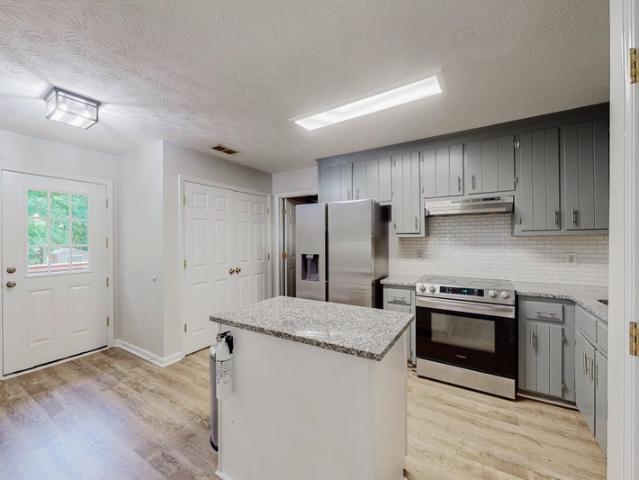 Spacious & Quiet Athens House