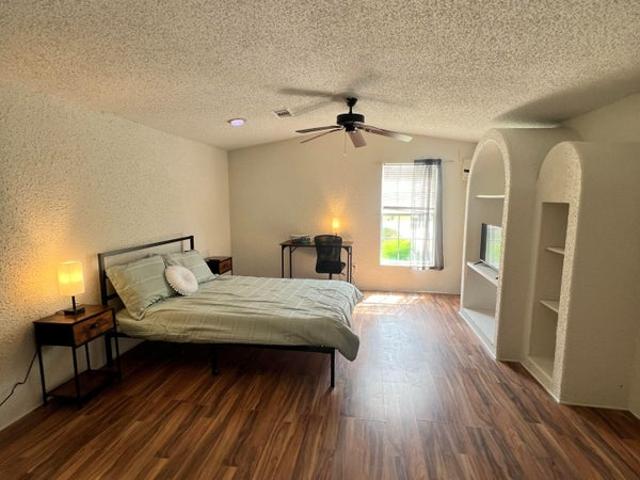 Spacious & Quiet North Houston Fully Furnished Roo