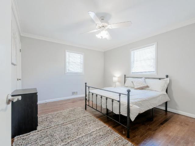 Spacious Renovated Home in Decatur. In front of Bus Stop, I 20 exit 63