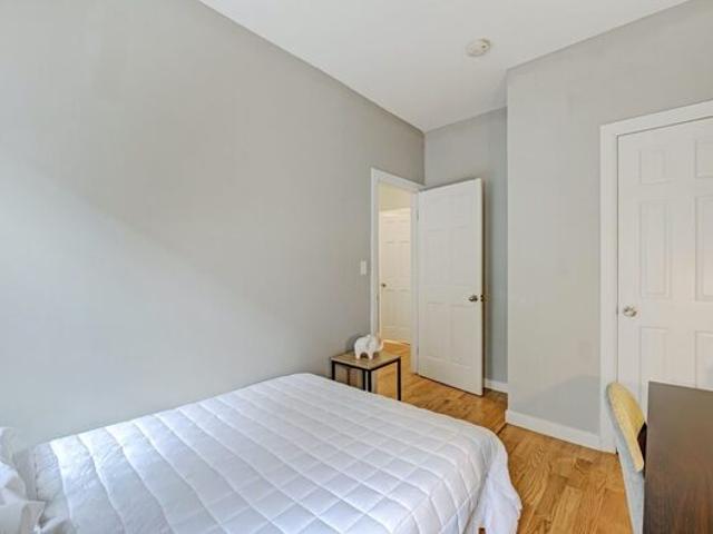 Spacious ROOM at The Kensington House