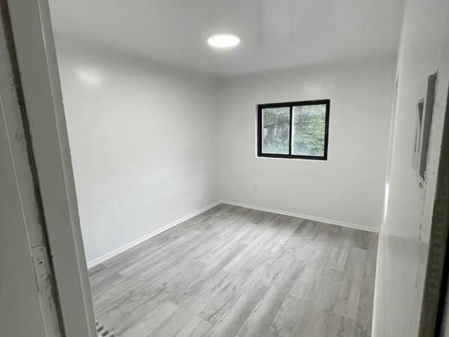 Spacious Room Available Aug 1