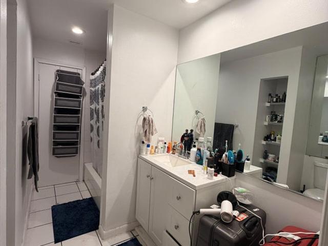 Spacious Room Available in Beautiful townhouse