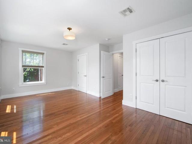 Spacious Room for Rent – Near Cooper Hospital