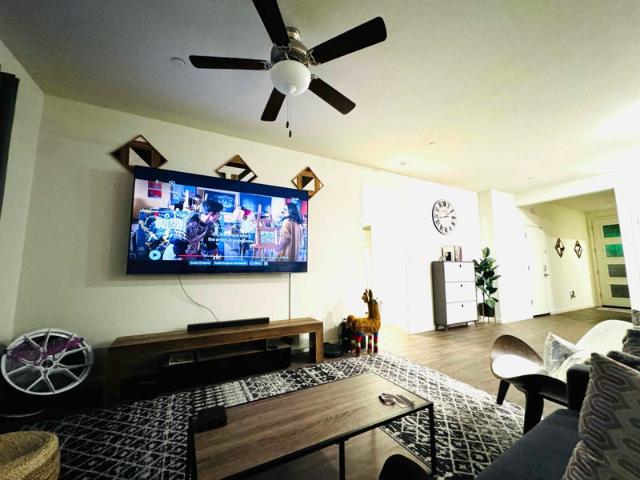 Spacious ROOM for Rent in Modern Home! $mo_Availab