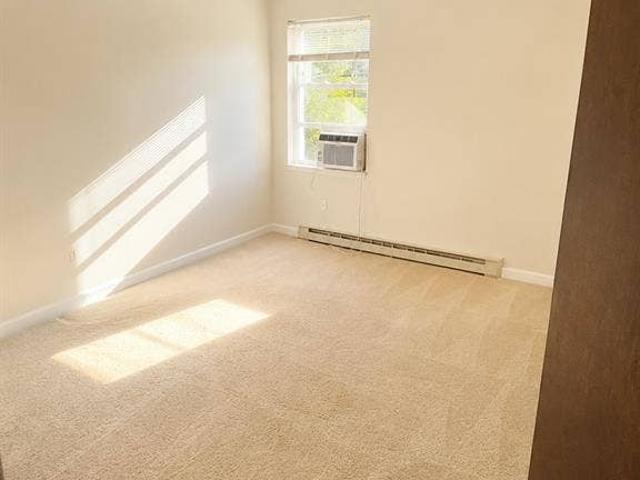 Spacious room for rent in Chelsea