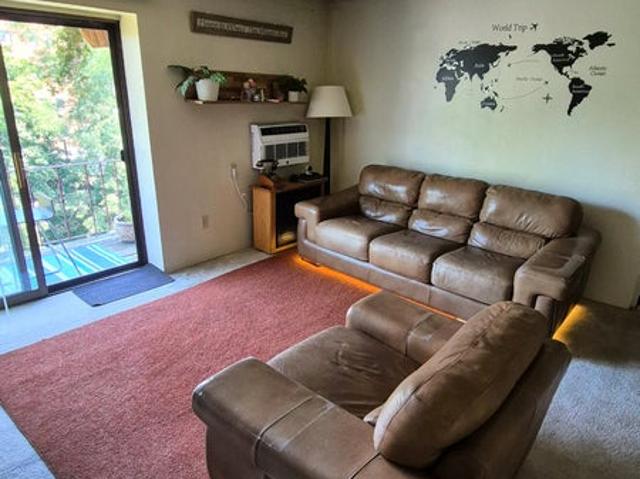Spacious room for rent in Chelsea