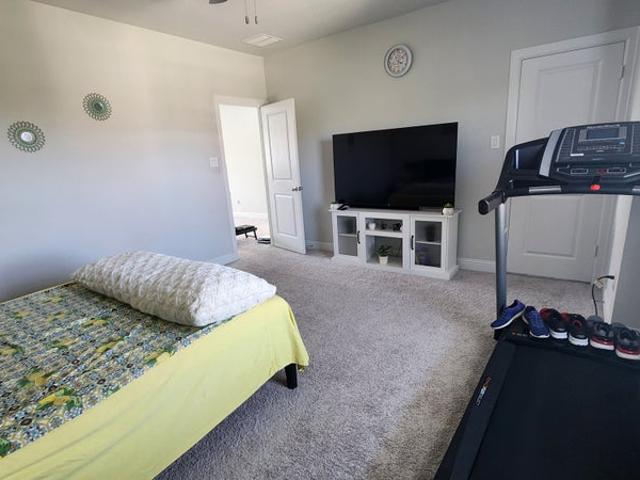 Spacious Room for Rent in Fully Furnished Home