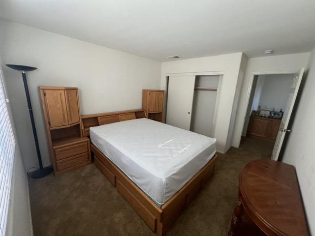 Spacious room for rent in French Valley
