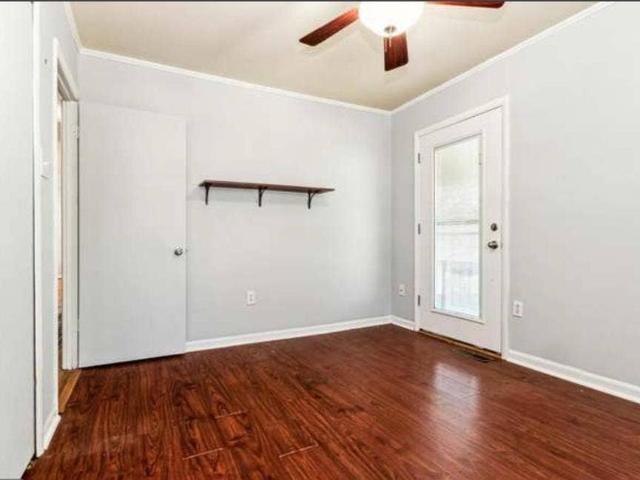 spacious room for rent in Gmabrills