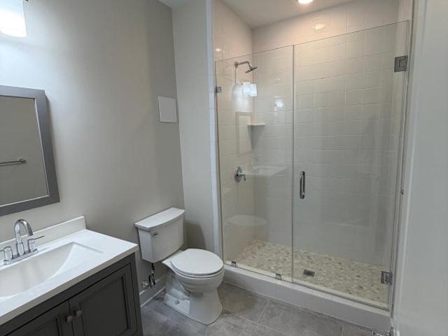 Spacious room for rent with private bathroom