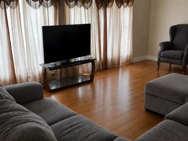Spacious Room for Rent