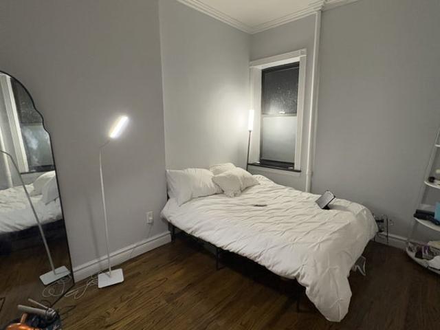 Spacious room in Apartment