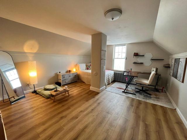 Spacious Room in Arlington Aug Sept move in