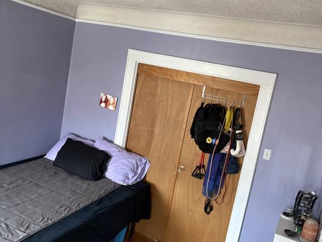 Spacious Room in Astoria Apt Near N/W & R