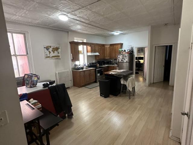 Spacious Room in Loft Style Apartment in Chelsea