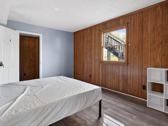 Spacious Room in Safe Colonial Heights Neighborhood Mins from I 95 Jeff Davis and Military Base