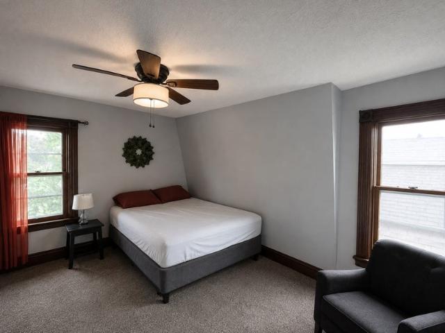 Spacious Room in Tonawanda – Utilities Included