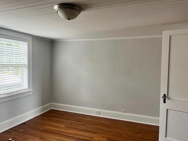 Spacious Room in Well Kept Apartment Home