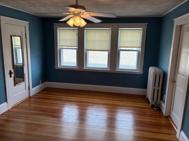 Spacious Room in Winthrop 10min to Boston