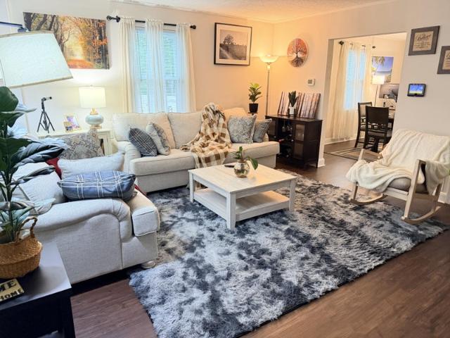Spacious Room Located Near Water