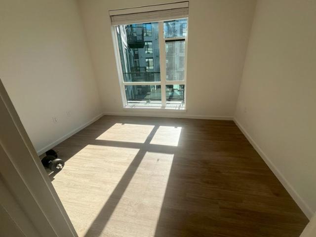 Spacious Room, Private Bathroom, Walk In Closet