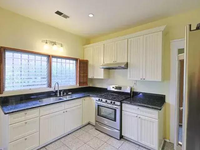 Spacious Room Rent