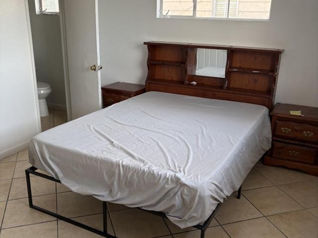 SPACIOUS ROOM SHARED BATHROOM CLEAN SAFE QUIET HOM