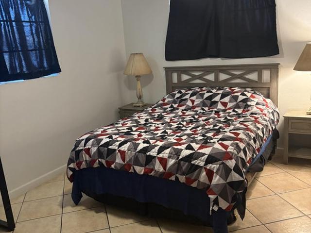 SPACIOUS ROOM SHARED BATHROOM CLEAN SAFE QUIET HOM