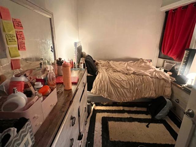 Spacious room with laundry in unit, 2 bathrooms