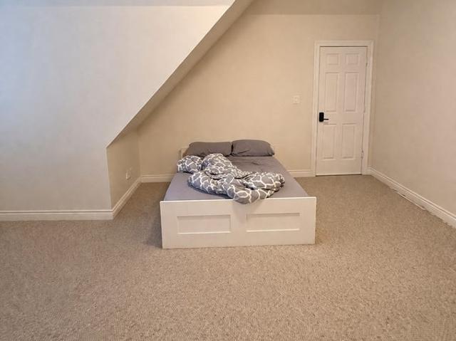 Spacious room with private bathroom