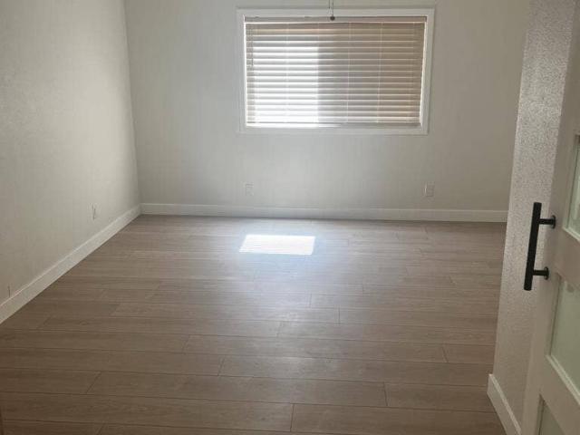 Spacious Room with Private Entrance
