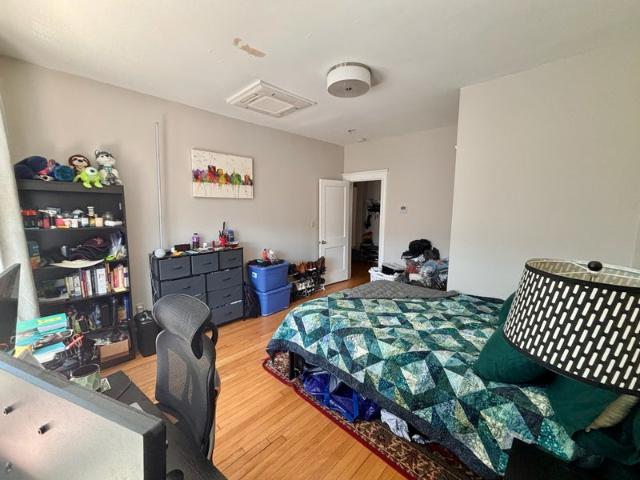 Spacious room w/private bath, great location
