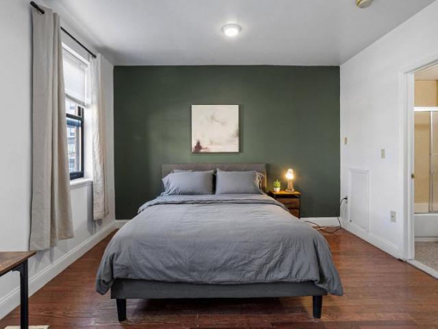 Spacious Rooms with Private Bathrooms | Clean, Fur