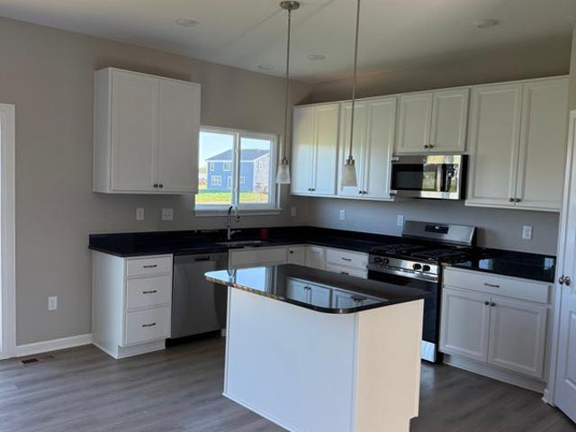 Spacious rooms available in quiet neighborhood