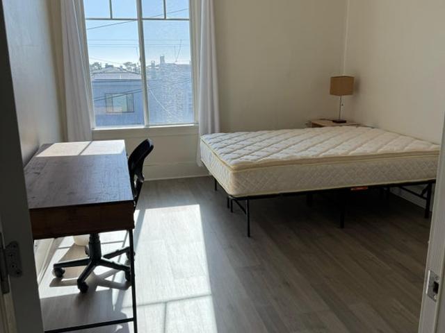 Spacious Rooms in Peaceful Sunset District Home