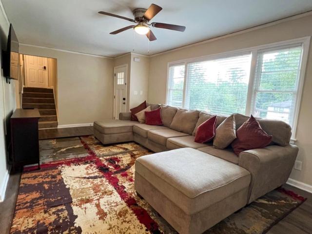 Spacious Rooms ️ Quiet Home Fast WiFi Huge Y