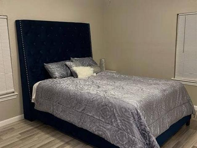 Spacious Room/Private Bath Dallas