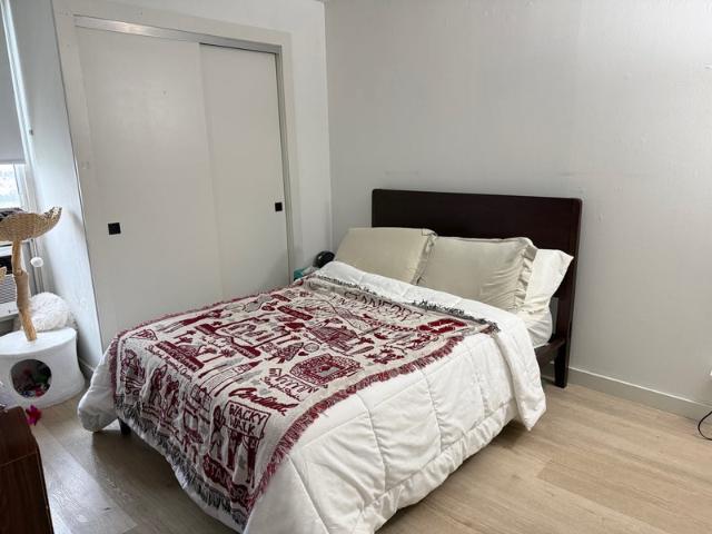 Spacious Roosevelt Island Half Bath Suite