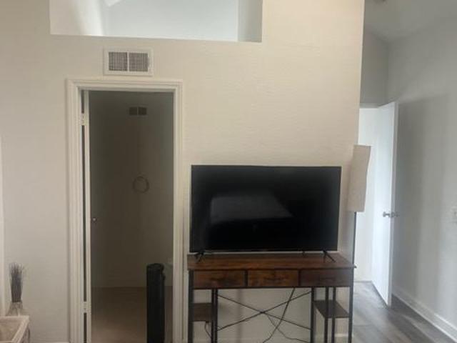 Spacious Second level private room with bathroom