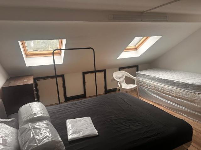 Spacious Self Contained Flat in Leyton