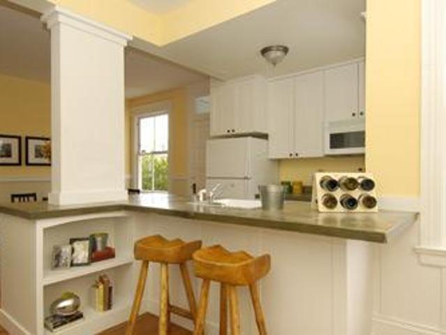 Spacious SOMA Victorian Flat *1,200 Sq. Ft. * 2 Bedroom+Deck