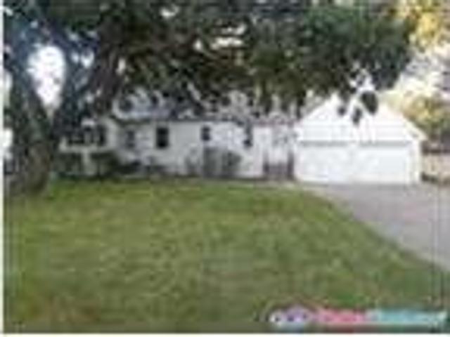 Spacious! SLP schools. $1895 3bd/1.5 bath Avail Mid June!