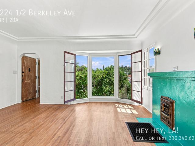 Spacious Spanish Back House | Two Bed | One and Half Bath | Garage Parking| Silver Lake
