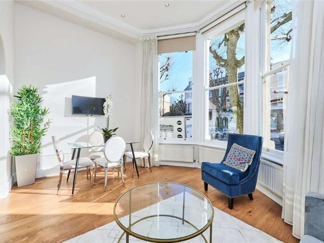 Spacious split level two bedroom, two bathroom with private outdoor space in the heart of Maida Vale