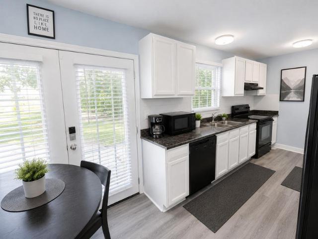 Spacious Stone Mountain Home | ️ Dining Area | N