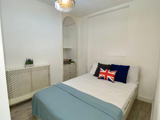 Spacious Studio Flat in Alperton