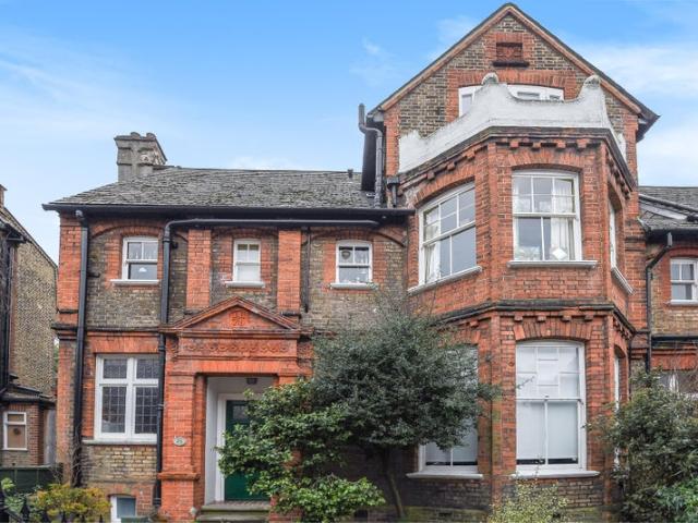 Spacious Studio Flat Kirkstall Road Streatham Hill