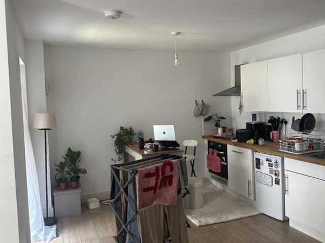 ✨ Spacious Studio Near Surrey Quays – 2 Months