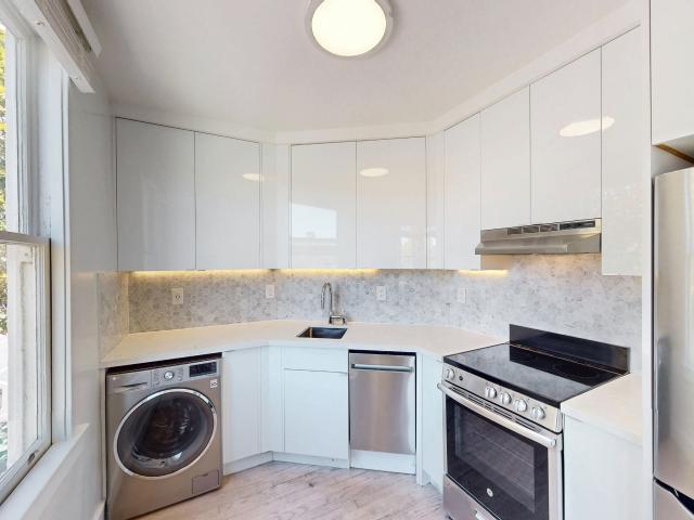 Spacious Studio with In Unit Laundry & Dishwasher | Pet Friendly Near Hayes Valley