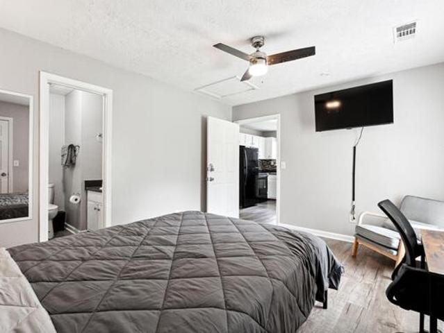 Spacious & Stylish Home | Quiet Cul de Sac Living | 3 Spacious Bedrooms with TVs Free Wi Fi | Monthly Cleanings Included Grocery Store Just 1 Mile Away | Minutes to Downtown Douglasville